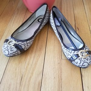 G by Guess | Shoes | New In Box G By Guess Daisy Flats Panna Size 75 ...